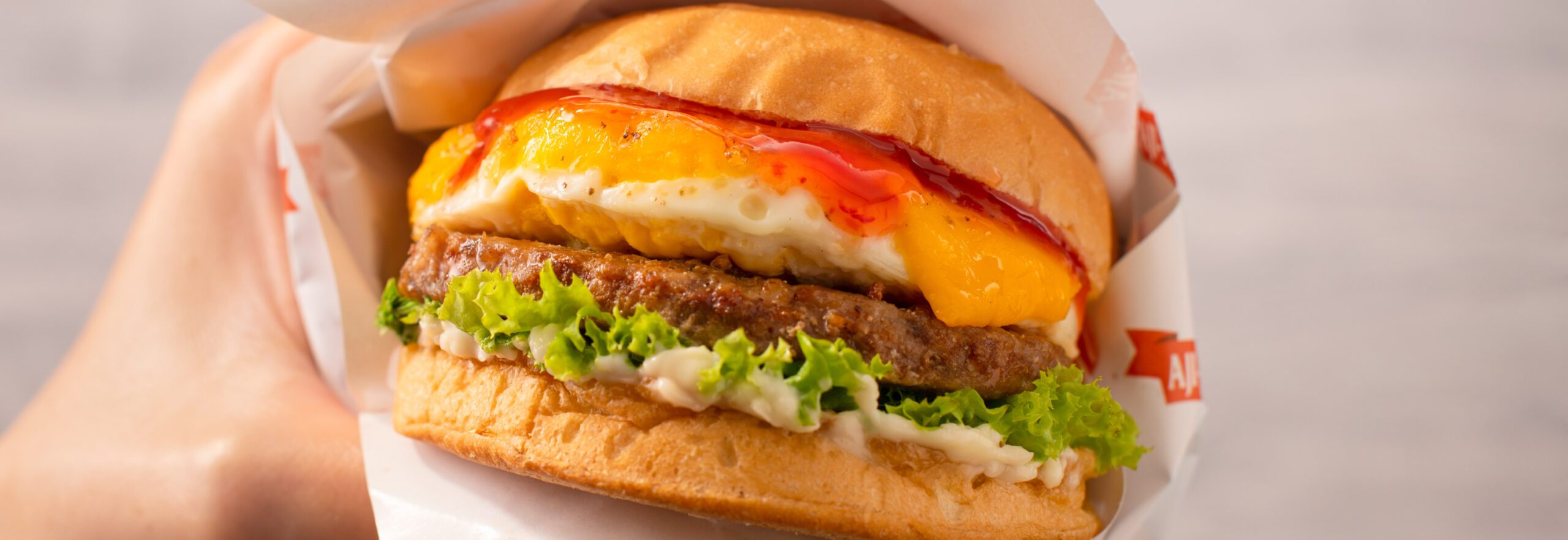 Chessy Egg Burger Recipe | Ajinomoto